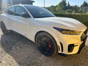 Balts Ford Mustang Mach-E 2024 Klaipėda, ar dzinēja tilpumu 0.00 L un nobraukumu 6 tūkst. km par 35900 €, foto 4 vietnē AUTOMOTO.COM.LV