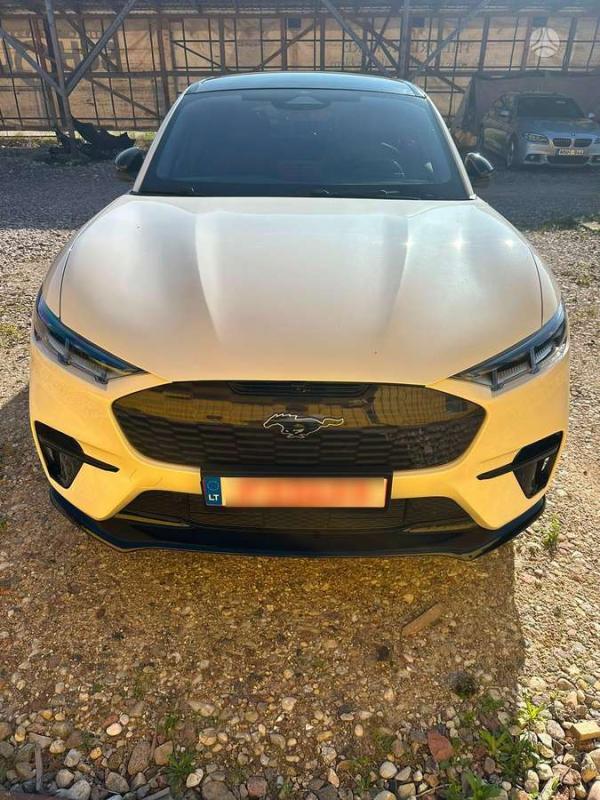 Balts Ford Mustang Mach-E 2024 Klaipėda, ar dzinēja tilpumu 0.00 L un nobraukumu 6 tūkst. km par 35900 €, foto 5 vietnē AUTOMOTO.COM.LV