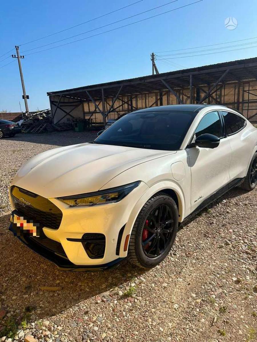Balts Ford Mustang Mach-E 2024 Klaipėda, ar dzinēja tilpumu 0.00 L un nobraukumu 6 tūkst. km par 35900 €, foto 7 vietnē AUTOMOTO.COM.LV
