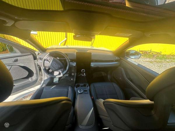 Balts Ford Mustang Mach-E 2024 Klaipėda, ar dzinēja tilpumu 0.00 L un nobraukumu 6 tūkst. km par 35900 €, foto 10 vietnē AUTOMOTO.COM.LV