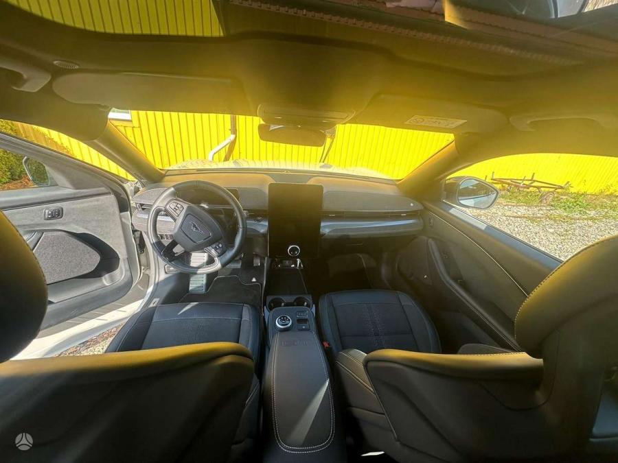Balts Ford Mustang Mach-E 2024 Klaipėda, ar dzinēja tilpumu 0.00 L un nobraukumu 6 tūkst. km par 35900 €, foto 10 vietnē AUTOMOTO.COM.LV