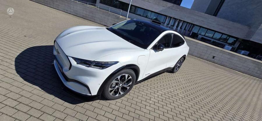 Белый Форд Mustang Mach-E 2023 в Вильнюс, объемом двигателя 0.00 л и пробегом 60 тыс. км за 31700 €, фото 5 на AUTOMOTO.COM.LV
