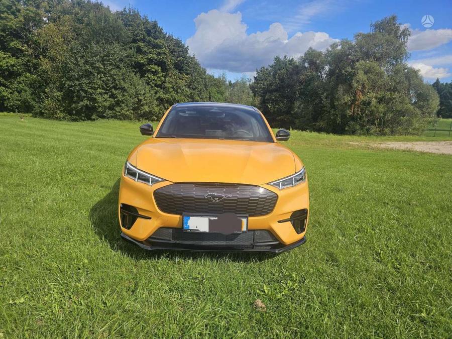 Yellow Ford Mustang Mach-E 2023 in Alytus, with an engine capacity of 0.00 L and mileage of 32 thousand km for 38500 €, photo 4 on AUTOMOTO.COM.LV
