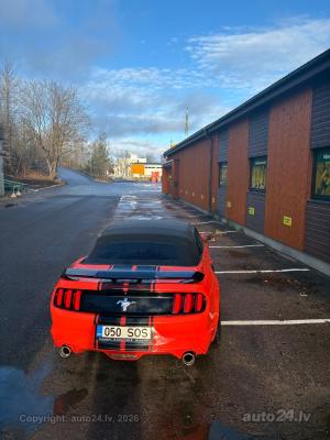 Orange Ford Mustang 2015 in Tallinn, with an engine capacity of 3.70 L and mileage of 201 thousand km for 24900 €, photo 11 on AUTOMOTO.COM.LV