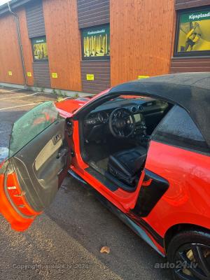 Orange Ford Mustang 2015 in Tallinn, with an engine capacity of 3.70 L and mileage of 201 thousand km for 24900 €, photo 12 on AUTOMOTO.COM.LV