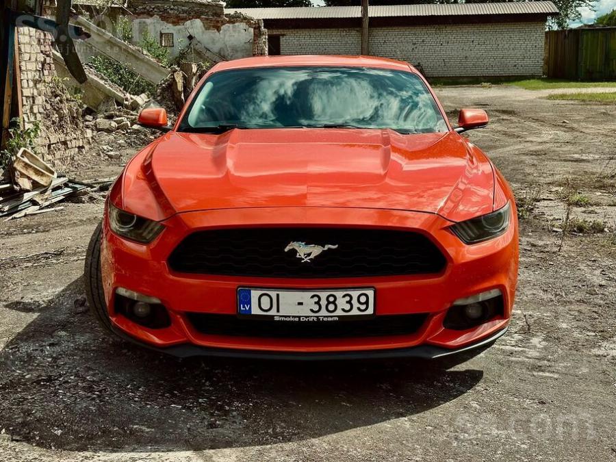 Oranžs Ford Mustang 2015 Balvi, ar dzinēja tilpumu 2.30 L un nobraukumu 159 tūkst. km par 20500 €, foto 3 vietnē AUTOMOTO.COM.LV
