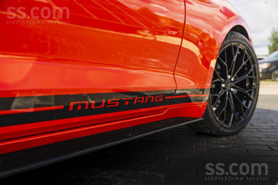 Orange Ford Mustang 2015 in Riga, with an engine capacity of 2.30 L and mileage of 56 thousand km for 23490 €, photo 5 on AUTOMOTO.COM.LV