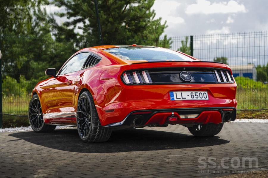 Orange Ford Mustang 2015 in Riga, with an engine capacity of 2.30 L and mileage of 56 thousand km for 23490 €, photo 6 on AUTOMOTO.COM.LV