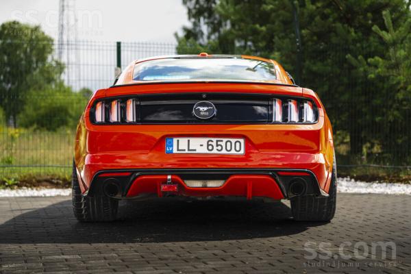 Oranžs Ford Mustang 2015 Rīga, ar dzinēja tilpumu 2.30 L un nobraukumu 56 tūkst. km par 23490 €, foto 7 vietnē AUTOMOTO.COM.LV