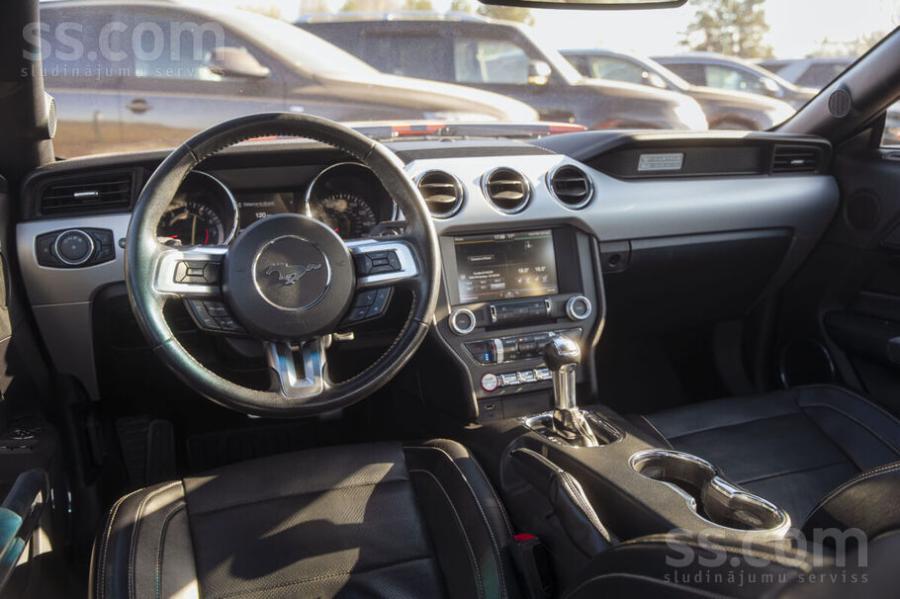 Orange Ford Mustang 2015 in Riga, with an engine capacity of 2.30 L and mileage of 56 thousand km for 23490 €, photo 9 on AUTOMOTO.COM.LV