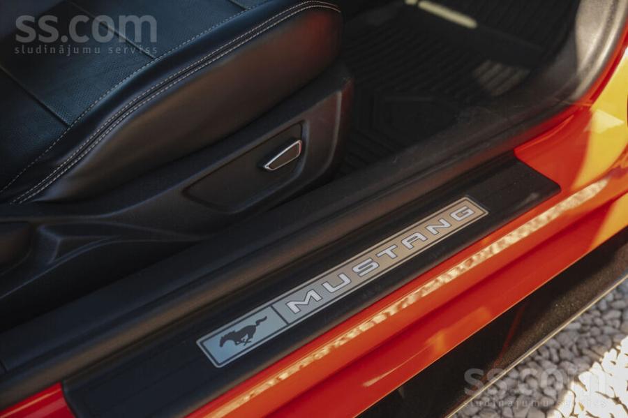 Orange Ford Mustang 2015 in Riga, with an engine capacity of 2.30 L and mileage of 56 thousand km for 23490 €, photo 10 on AUTOMOTO.COM.LV
