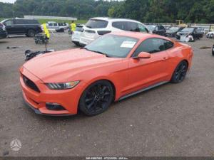 Oranžs Ford Mustang 2016 Klaipėda, ar dzinēja tilpumu 2.30 L un nobraukumu 220 tūkst. km par 8000 €, foto 4 vietnē AUTOMOTO.COM.LV