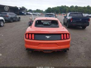 Oranžs Ford Mustang 2016 Klaipėda, ar dzinēja tilpumu 2.30 L un nobraukumu 220 tūkst. km par 8000 €, foto 6 vietnē AUTOMOTO.COM.LV