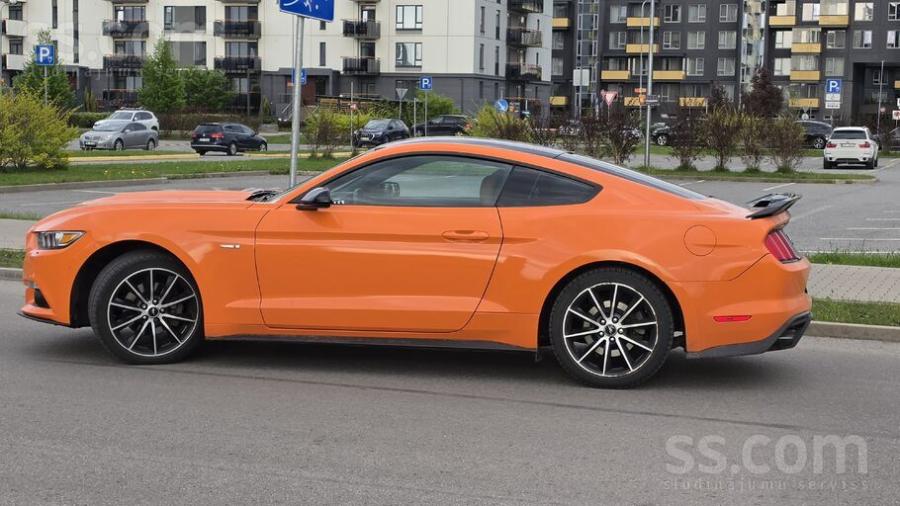 Orange Ford Mustang 2017 in Riga, with an engine capacity of 2.30 L and mileage of 95 thousand km for 16999 €, photo 6 on AUTOMOTO.COM.LV