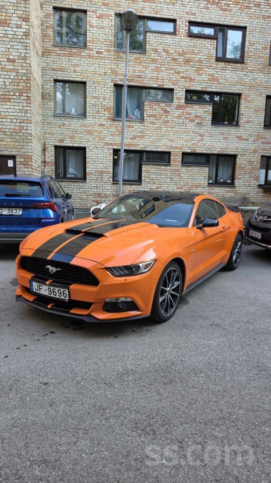 Orange Ford Mustang 2017 in Riga, with an engine capacity of 2.30 L and mileage of 95 thousand km for 16999 €, photo 8 on AUTOMOTO.COM.LV