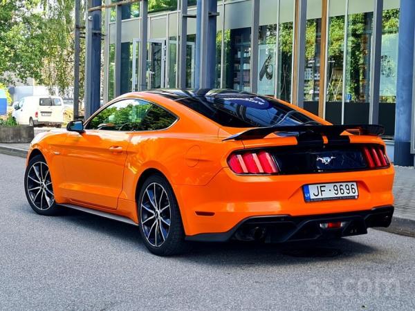Oranžs Ford Mustang 2017 Rīga, ar dzinēja tilpumu 2.30 L un nobraukumu 96 tūkst. km par 17500 €, foto 2 vietnē AUTOMOTO.COM.LV