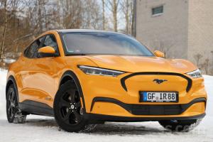 Oranžs Ford Mustang 2022 Tukums, ar dzinēja tilpumu 0.00 L un nobraukumu 63 tūkst. km par 34500 €, foto  vietnē AUTOMOTO.COM.LV