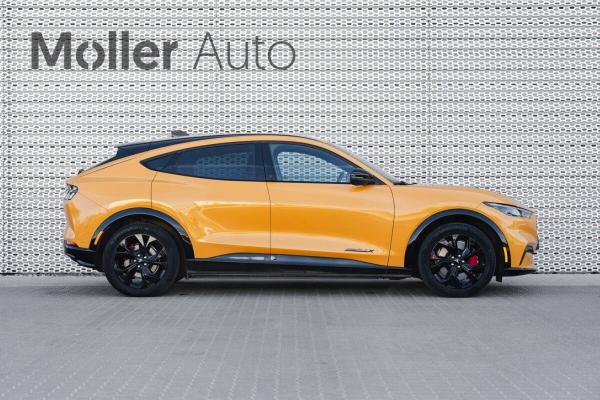 Oranžs Ford Mustang 2024 Mārupe, ar dzinēja tilpumu 0.00 L un nobraukumu 19 tūkst. km par 39900 €, foto 5 vietnē AUTOMOTO.COM.LV