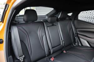 Oranžs Ford Mustang 2024 Mārupe, ar dzinēja tilpumu 0.00 L un nobraukumu 19 tūkst. km par 39900 €, foto 23 vietnē AUTOMOTO.COM.LV