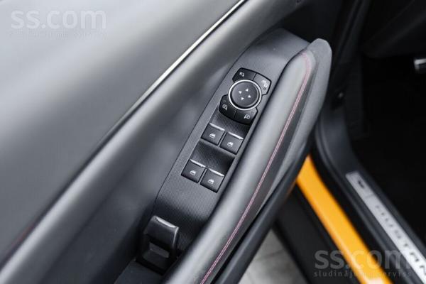 Oranžs Ford Mustang 2024 Rīga, ar dzinēja tilpumu 2.30 L un nobraukumu 19 tūkst. km par 39900 €, foto 8 vietnē AUTOMOTO.COM.LV
