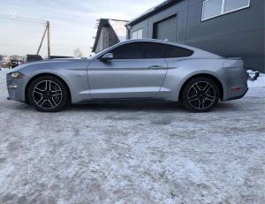 Ford Mustang 2021 Viļņa, ar dzinēja tilpumu 5.00 L un nobraukumu 51 tūkst. km par 16500 €, foto  vietnē AUTOMOTO.COM.LV