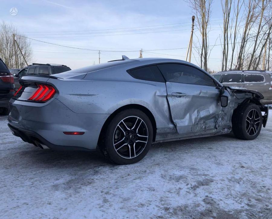 Ford Mustang 2021 Viļņa, ar dzinēja tilpumu 5.00 L un nobraukumu 51 tūkst. km par 16500 €, foto 5 vietnē AUTOMOTO.COM.LV