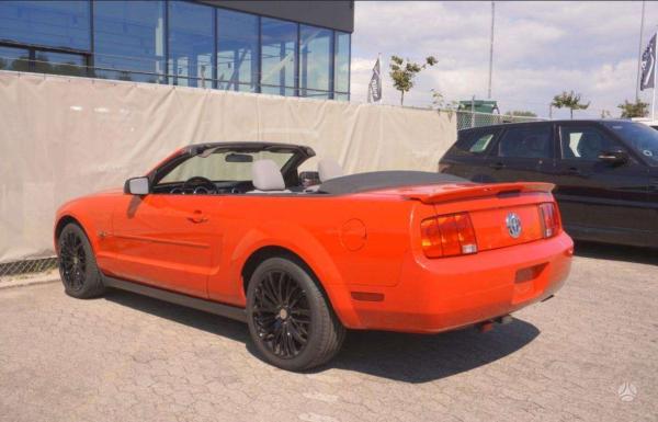 Sarkans Ford Mustang 2007 Kauņa, ar dzinēja tilpumu 4.00 L un nobraukumu 93 tūkst. km par 7800 €, foto 3 vietnē AUTOMOTO.COM.LV