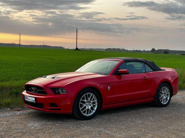 Ford Mustang 2013 Klaipėda vietnē Sarkans Ford Mustang 2013 Klaipėda, ar dzinēja tilpumu 3.73 L un nobraukumu 214 tūkst. km par 9880 €, foto 1 vietnē AUTOMOTO.COM.LV