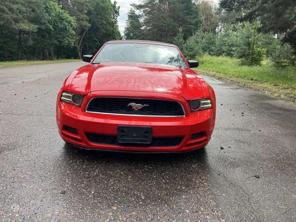 Sarkans Ford Mustang 2014 Kauņa, ar dzinēja tilpumu 3.73 L un nobraukumu 129 tūkst. km par 8800 €, foto 4 vietnē AUTOMOTO.COM.LV