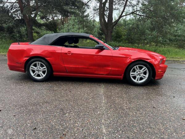 Sarkans Ford Mustang 2014 Kauņa, ar dzinēja tilpumu 3.73 L un nobraukumu 129 tūkst. km par 8800 €, foto 7 vietnē AUTOMOTO.COM.LV