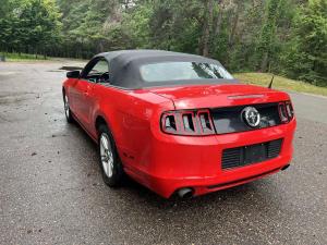 Sarkans Ford Mustang 2014 Kauņa, ar dzinēja tilpumu 3.73 L un nobraukumu 129 tūkst. km par 8800 €, foto 12 vietnē AUTOMOTO.COM.LV