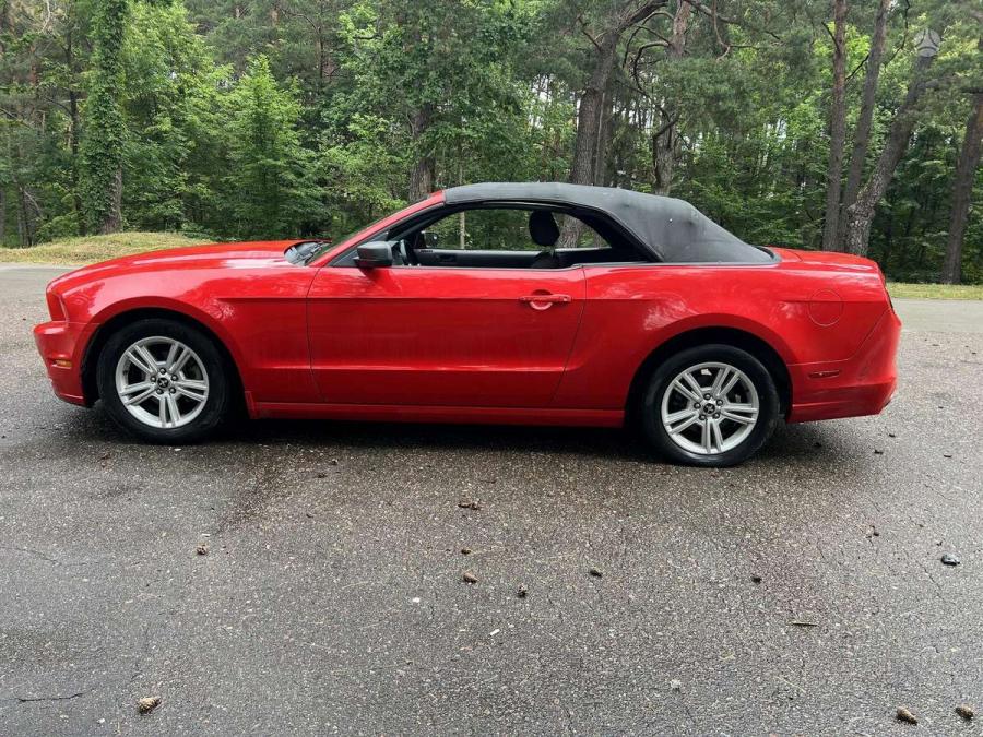 Sarkans Ford Mustang 2014 Kauņa, ar dzinēja tilpumu 3.73 L un nobraukumu 129 tūkst. km par 8800 €, foto 14 vietnē AUTOMOTO.COM.LV