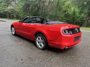 Sarkans Ford Mustang 2014 Kauņa, ar dzinēja tilpumu 3.73 L un nobraukumu 129 tūkst. km par 8800 €, foto 19 vietnē AUTOMOTO.COM.LV