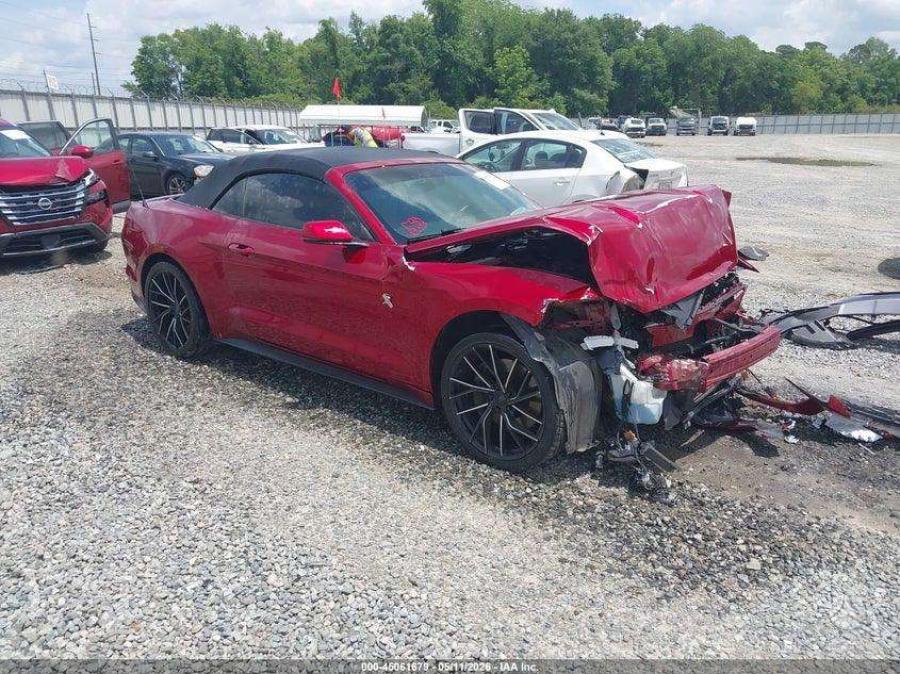 Red Ford Mustang 2015 in Raseiniai, with an engine capacity of 2.26 L and mileage of 208 thousand km for 6500 €, photo 1 on AUTOMOTO.COM.LV