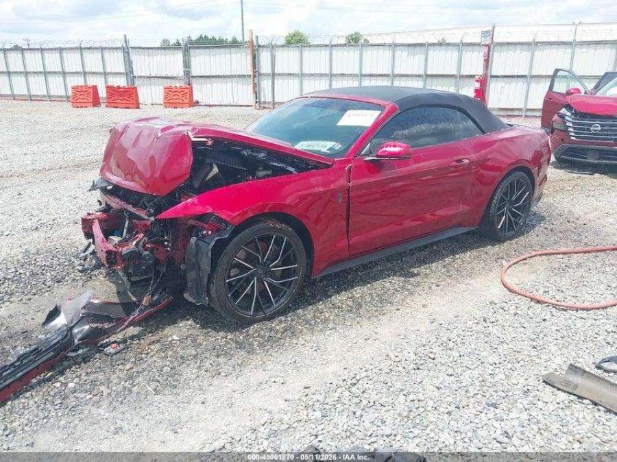 Red Ford Mustang 2015 in Raseiniai, with an engine capacity of 2.26 L and mileage of 208 thousand km for 6500 €, photo 5 on AUTOMOTO.COM.LV