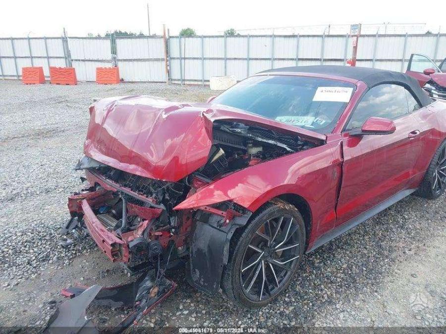 Red Ford Mustang 2015 in Raseiniai, with an engine capacity of 2.26 L and mileage of 208 thousand km for 6500 €, photo 6 on AUTOMOTO.COM.LV