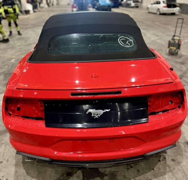 Red Ford Mustang 2018 in Klaipeda, with an engine capacity of 2.25 L and mileage of 84 thousand km for 7000 €, photo 5 on AUTOMOTO.COM.LV
