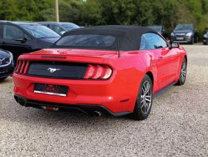 Red Ford Mustang 2019 in Ukmerge, with an engine capacity of 2.25 L and mileage of 105 thousand km for 19000 €, photo 4 on AUTOMOTO.COM.LV