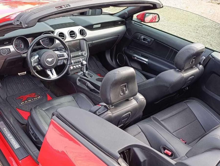Red Ford Mustang 2019 in Ukmerge, with an engine capacity of 2.25 L and mileage of 105 thousand km for 19000 €, photo 6 on AUTOMOTO.COM.LV