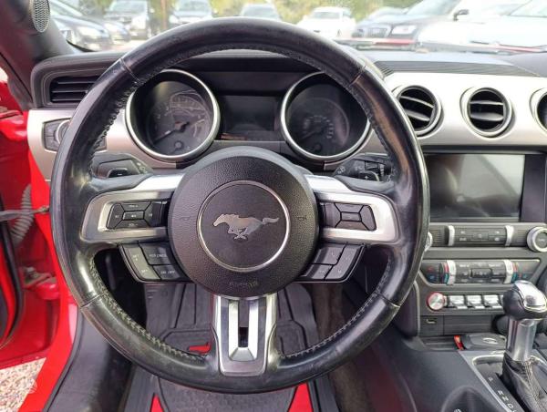 Ford Mustang 2019 Ukmergė vietnē Sarkans Ford Mustang 2019 Ukmergė, ar dzinēja tilpumu 2.25 L un nobraukumu 105 tūkst. km par 19000 €, foto 11 vietnē AUTOMOTO.COM.LV