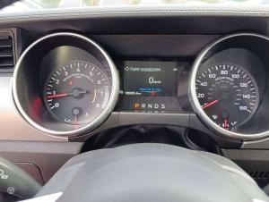 Red Ford Mustang 2019 in Ukmerge, with an engine capacity of 2.25 L and mileage of 105 thousand km for 19000 €, photo 12 on AUTOMOTO.COM.LV