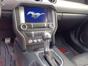 Red Ford Mustang 2019 in Ukmerge, with an engine capacity of 2.25 L and mileage of 105 thousand km for 19000 €, photo 13 on AUTOMOTO.COM.LV