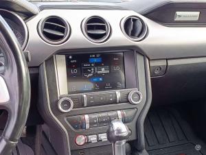 Red Ford Mustang 2019 in Ukmerge, with an engine capacity of 2.25 L and mileage of 105 thousand km for 19000 €, photo 14 on AUTOMOTO.COM.LV