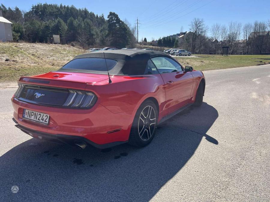 Sarkans Ford Mustang 2020 Viļņa, ar dzinēja tilpumu 2.25 L un nobraukumu 127 tūkst. km par 24000 €, foto 8 vietnē AUTOMOTO.COM.LV