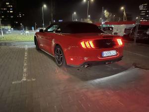 Sarkans Ford Mustang 2020 Viļņa, ar dzinēja tilpumu 2.25 L un nobraukumu 127 tūkst. km par 24000 €, foto 12 vietnē AUTOMOTO.COM.LV
