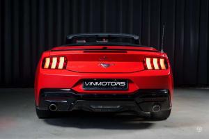 Sarkans Ford Mustang 2024 Viļņa, ar dzinēja tilpumu 2.26 L un nobraukumu 21 tūkst. km par 39900 €, foto 5 vietnē AUTOMOTO.COM.LV