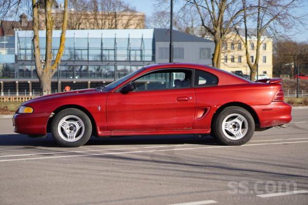 Red Ford Mustang 1995 in Riga, with an engine capacity of 3.80 L and mileage of 95 thousand km for 4499 €, photo 9 on AUTOMOTO.COM.LV