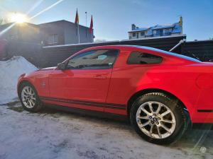 Sarkans Ford Mustang 2010 Kauņa, ar dzinēja tilpumu 4.01 L un nobraukumu 194 tūkst. km par 11798 €, foto 7 vietnē AUTOMOTO.COM.LV