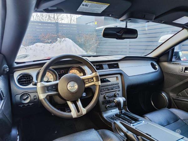Sarkans Ford Mustang 2010 Kauņa, ar dzinēja tilpumu 4.01 L un nobraukumu 194 tūkst. km par 11798 €, foto 11 vietnē AUTOMOTO.COM.LV
