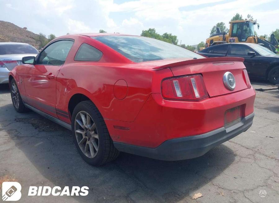 Sarkans Ford Mustang 2010 Kauņa, ar dzinēja tilpumu 4.01 L un nobraukumu 194 tūkst. km par 11798 €, foto 28 vietnē AUTOMOTO.COM.LV